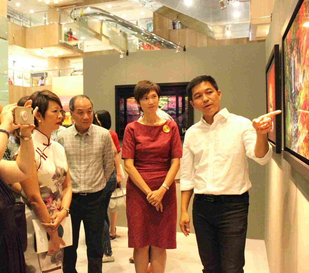Tan Chuan-Jin's Nat-Geo Worthy Photos Unite Politicians At Far East Plaza