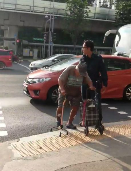 Kind Police Stop Traffic At Yishun Junction To Help Elderly Uncle Cross ...
