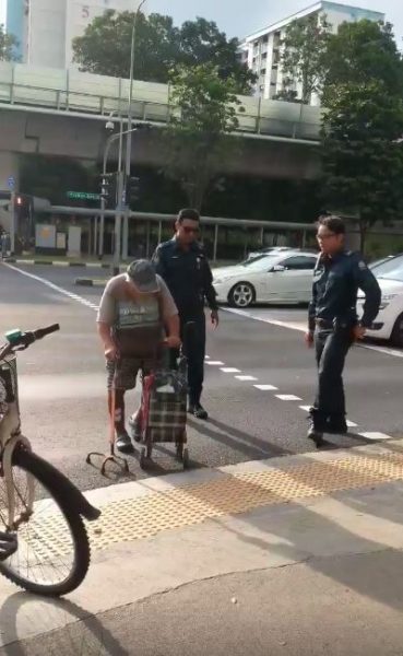 Kind Police Stop Traffic At Yishun Junction To Help Elderly Uncle Cross ...