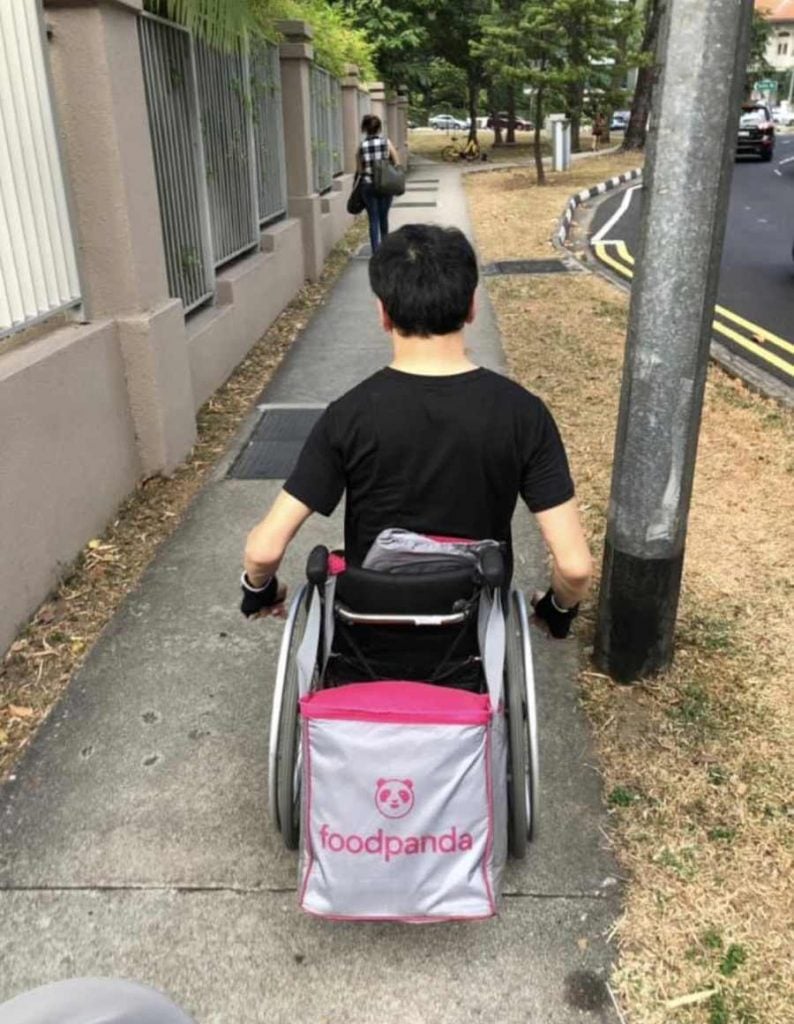 Wheelchair-Bound Foodpanda Delivery Man At Cairnhill Is An Inspiration ...