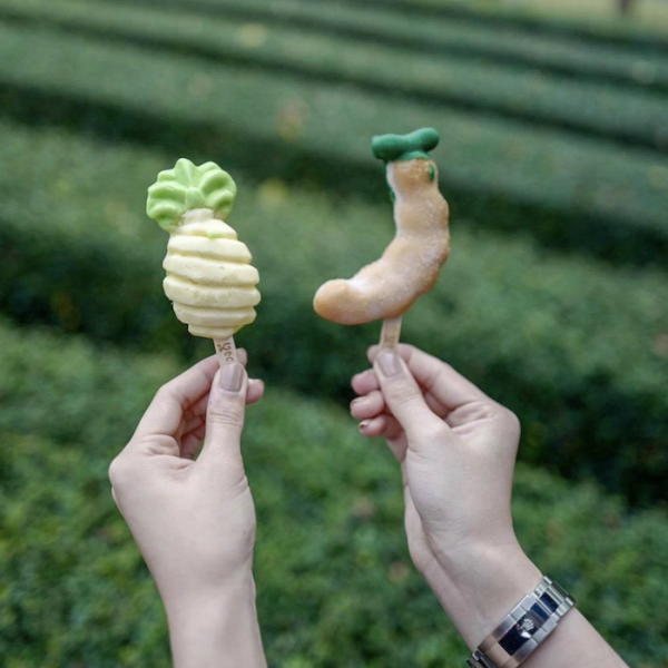 Thailand's Pirom Cafe Has A Hedge Maze Garden, Scenic Lake & A $3 ...