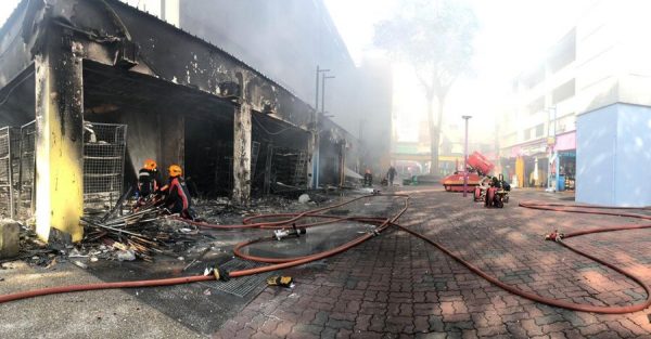 Massive Ang Mo Kio Fire Breaks Out Near Blk 720 Shophouse; SCDF ...