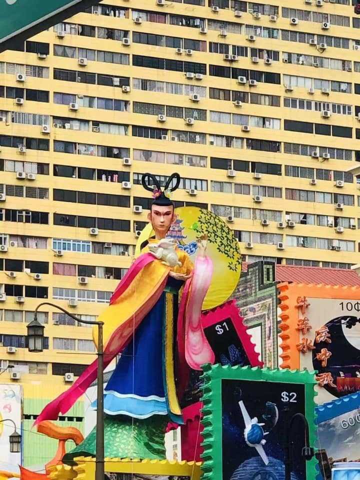 'Masculine' Chang'e Statue In Chinatown Goes For Extreme Makeover ...