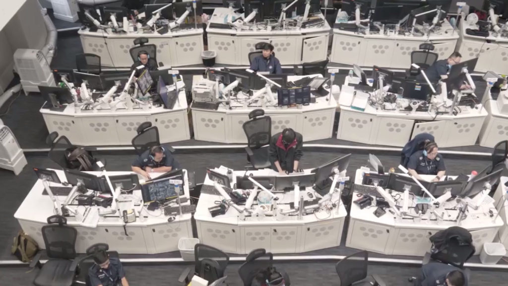 S'poreans Will Call Polis For Anything, Like Water Leaks & Neighbour's ...