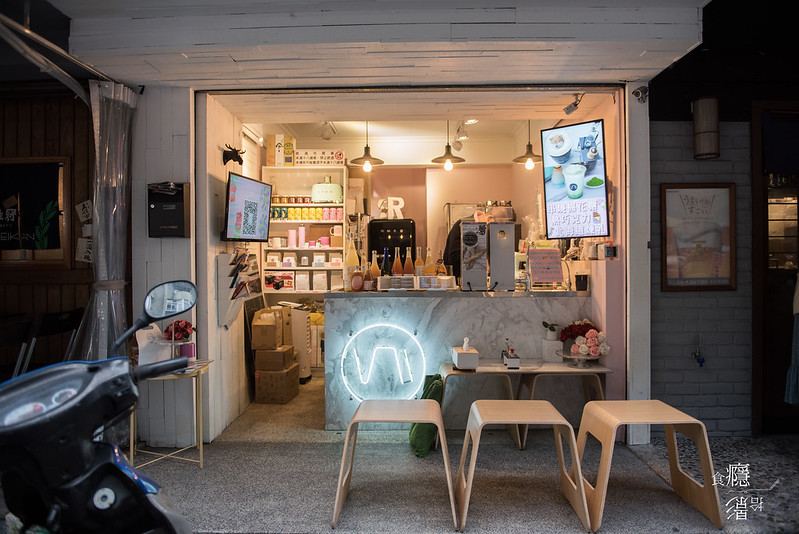 A Shiba Inu Floating On Your Coffee Is The Perfect Perk-Me-Up At ...