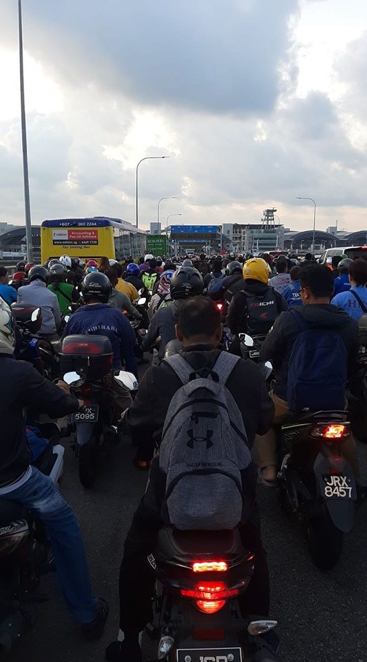 Tuas Checkpoint Sees Unusually Heavy Traffic This Morning Due To ...