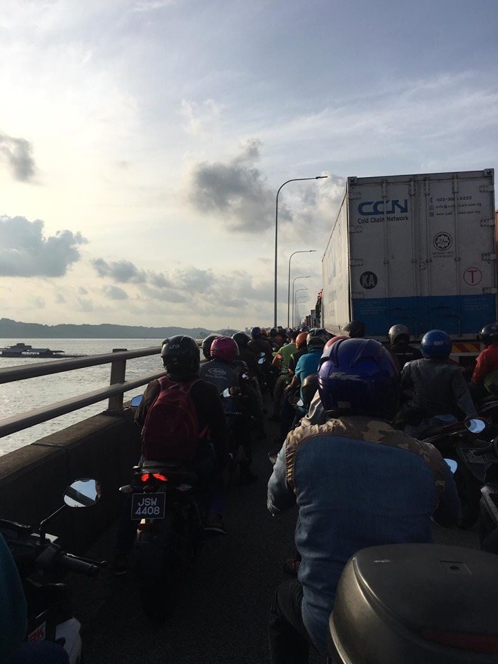 Tuas Checkpoint Sees Unusually Heavy Traffic This Morning Due To ...