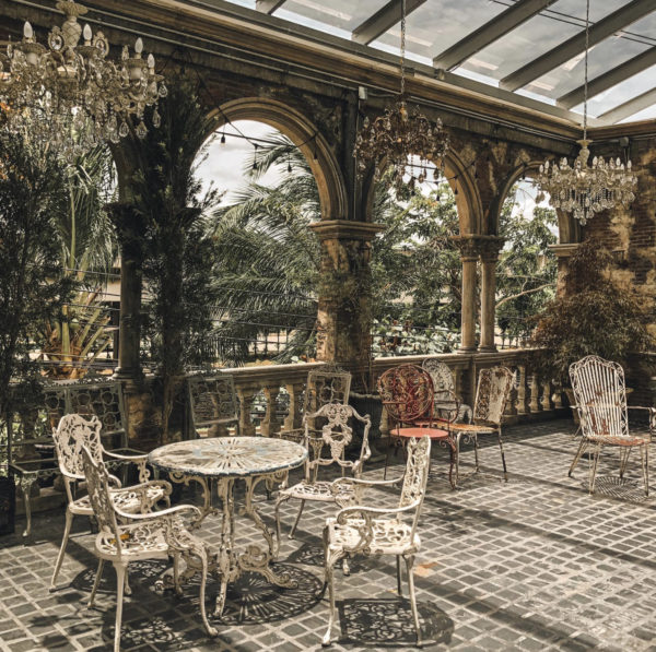 Vintage B-Story Cafe Garden In Bangkok Has European-Inspired Decor ...