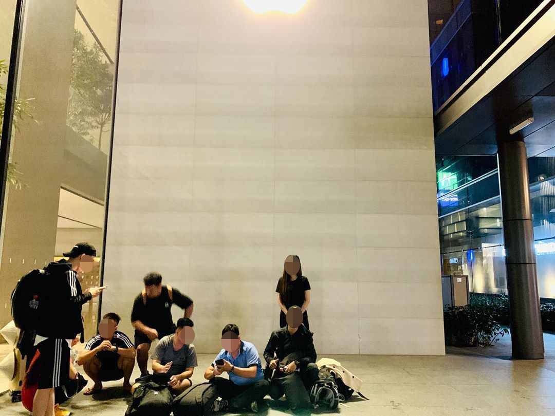 Orchard Apple Store Sees Snaking Queues For iPhone 11 One Day Ahead Of ...