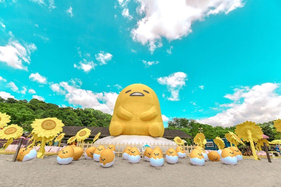 Sanrio Float Town In Philippines Has Giant Gudetama Inflatables & Hello ...