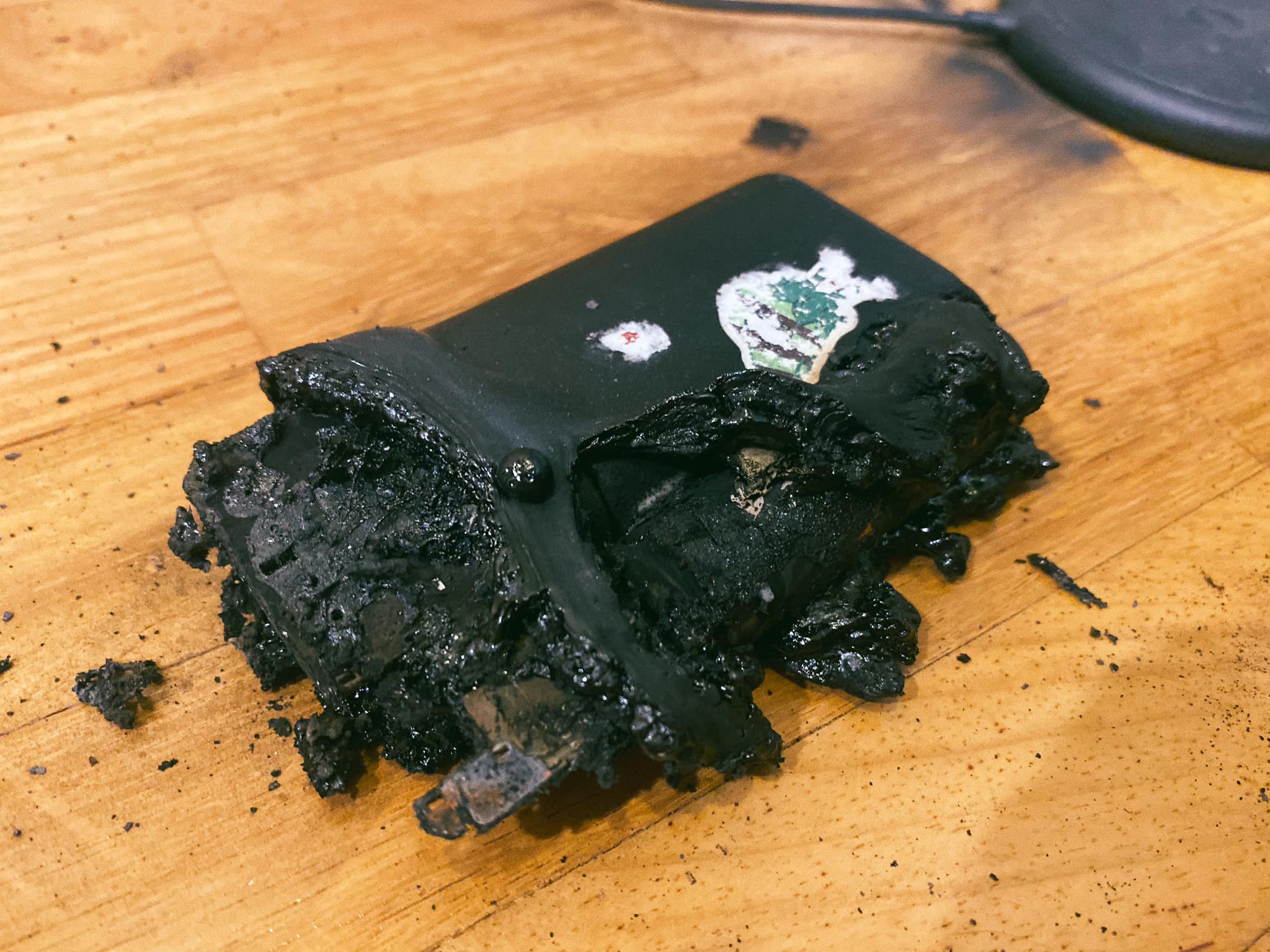 Thai Lady's Power Bank Explodes Even Though It Wasn't Plugged, Possibly ...