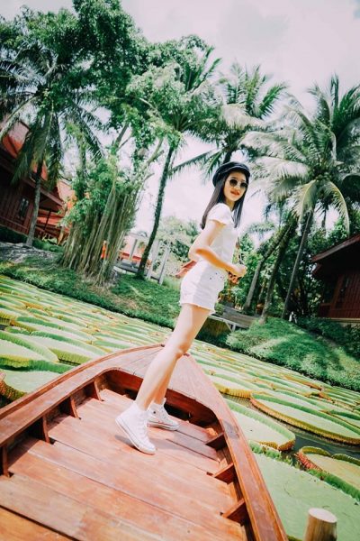 This Phuket Cafe Has A Rustic Lotus Pond For Guests To Climb Onto ...
