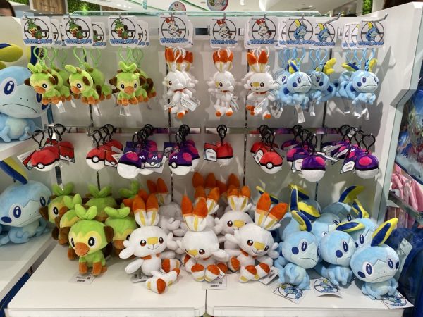 S'pore Trainers Swarm Pokemon Center To Pick Sword & Shield Starters On ...