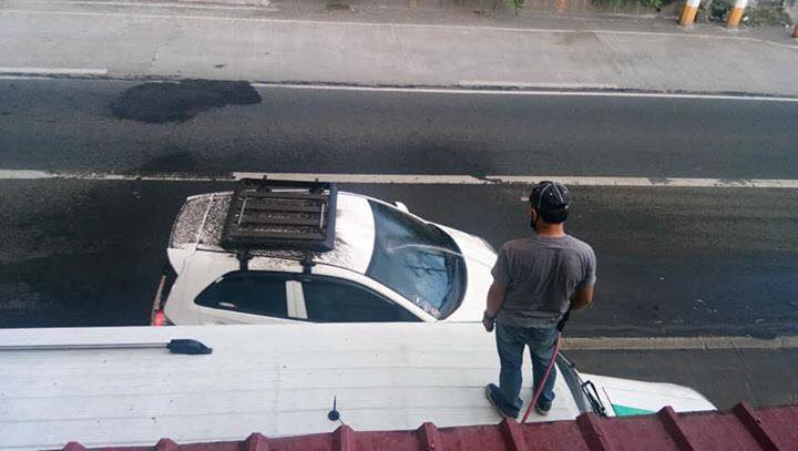 Filipino Offers Free Car Wash After Taal Volcano Eruption Leaves Thick ...