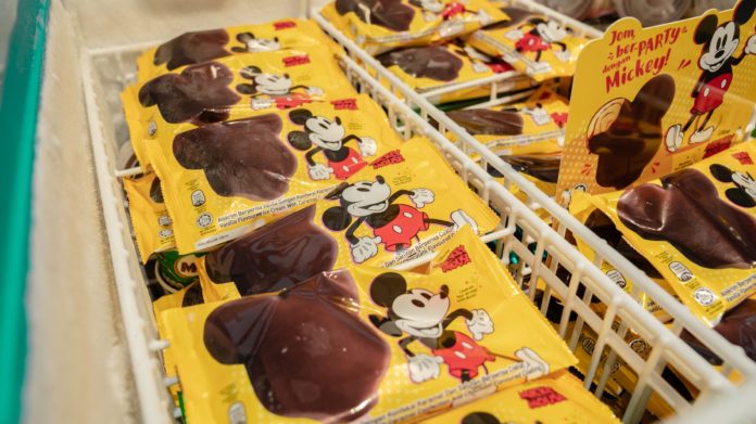 Cute Mickey Mouse Ice Cream Now In M’sia Will Give You A Chocolaty ...