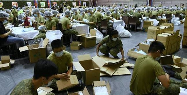 SAF Mobilises 1,500 Soldiers To Pack 5.2 Million Face Masks For S'pore ...