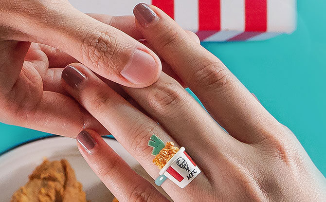 KFC Fried Chicken Bucket Rings Soon On Deliveroo Allow You To Finally ...