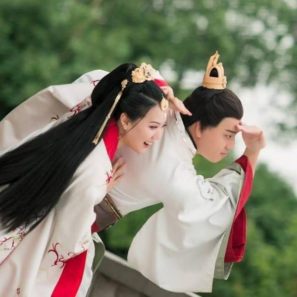 Epic Wedding Photoshoot Makes Asian Couple Look Like Star-Crossed ...