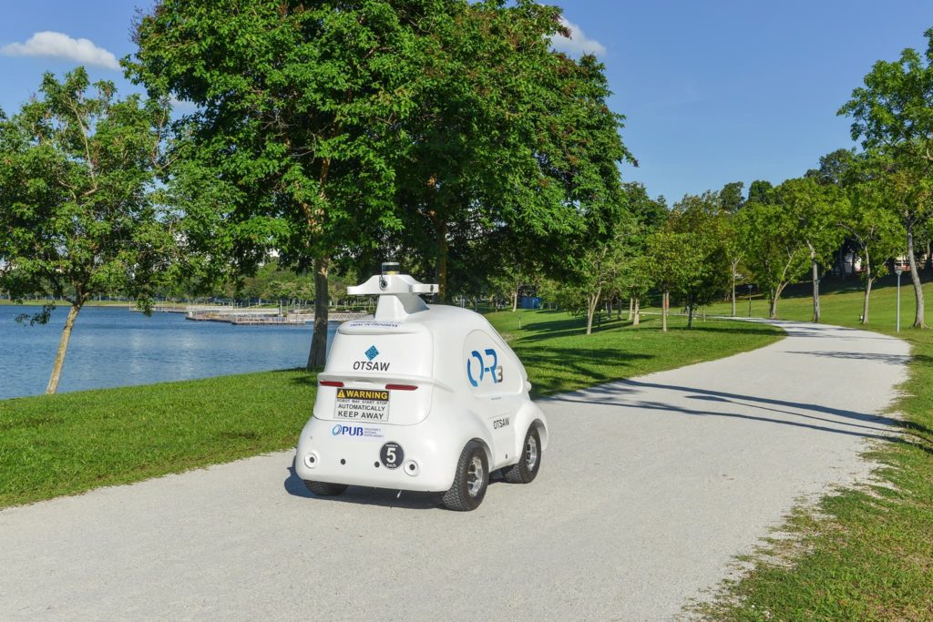 PUB's Talking Robot At Bedok Reservoir Is Now A Safe-Distancing ...