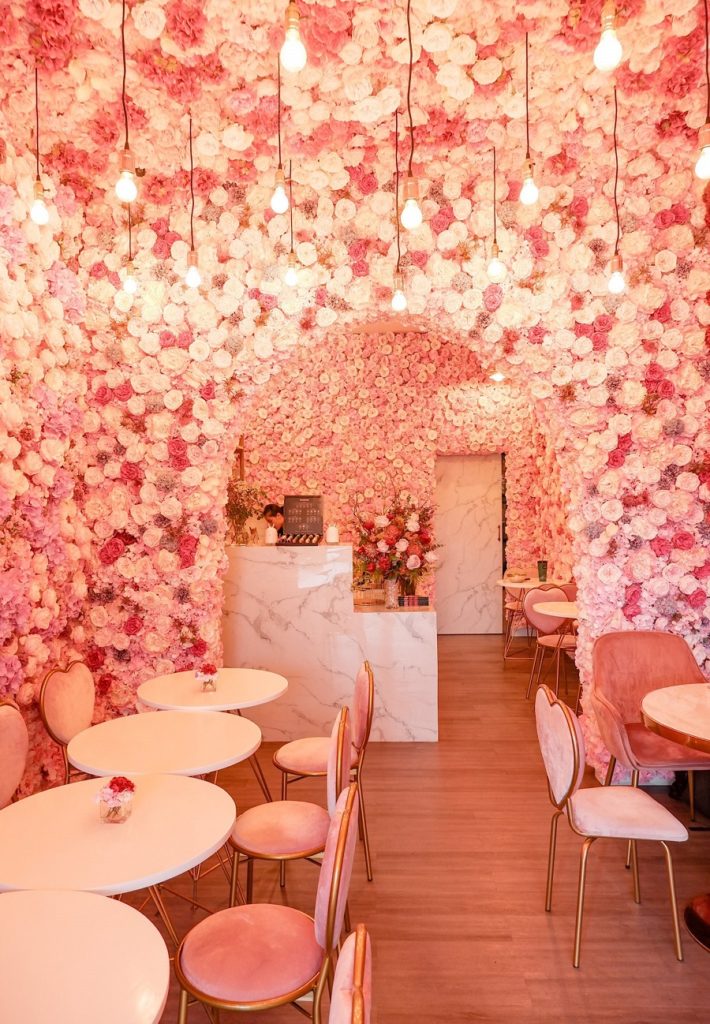 Bangkok's "Flower Tunnel" Café Has Walls Covered With Pastel Pink ...