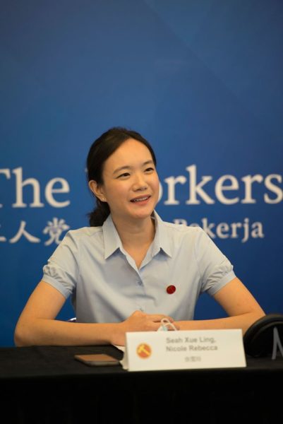 Nicole Seah Takes Wefie With Shy Girl, Sends Photo To Parents As She ...