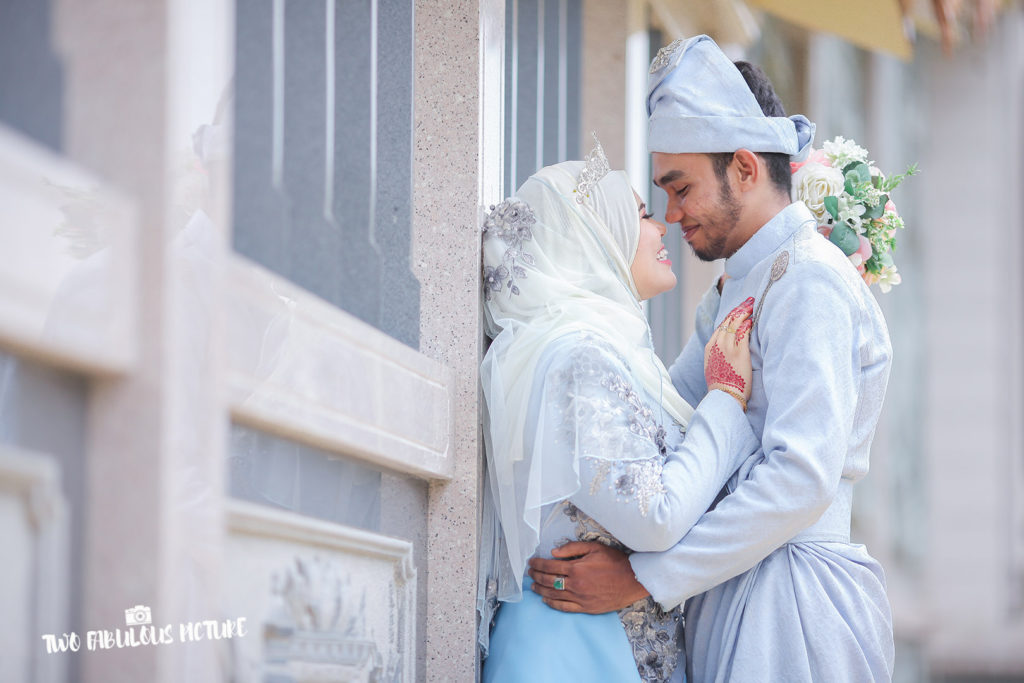Couples Love This Majestic Temple For Wedding Photos, Shows Cultural ...