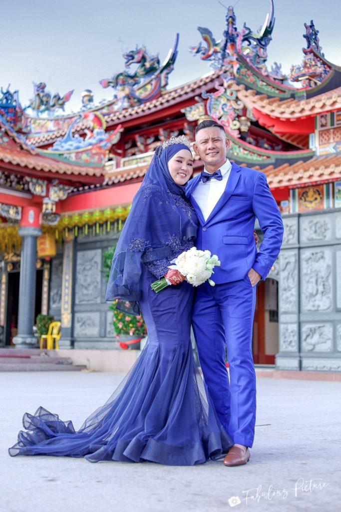 Couples Love This Majestic Temple For Wedding Photos, Shows Cultural ...