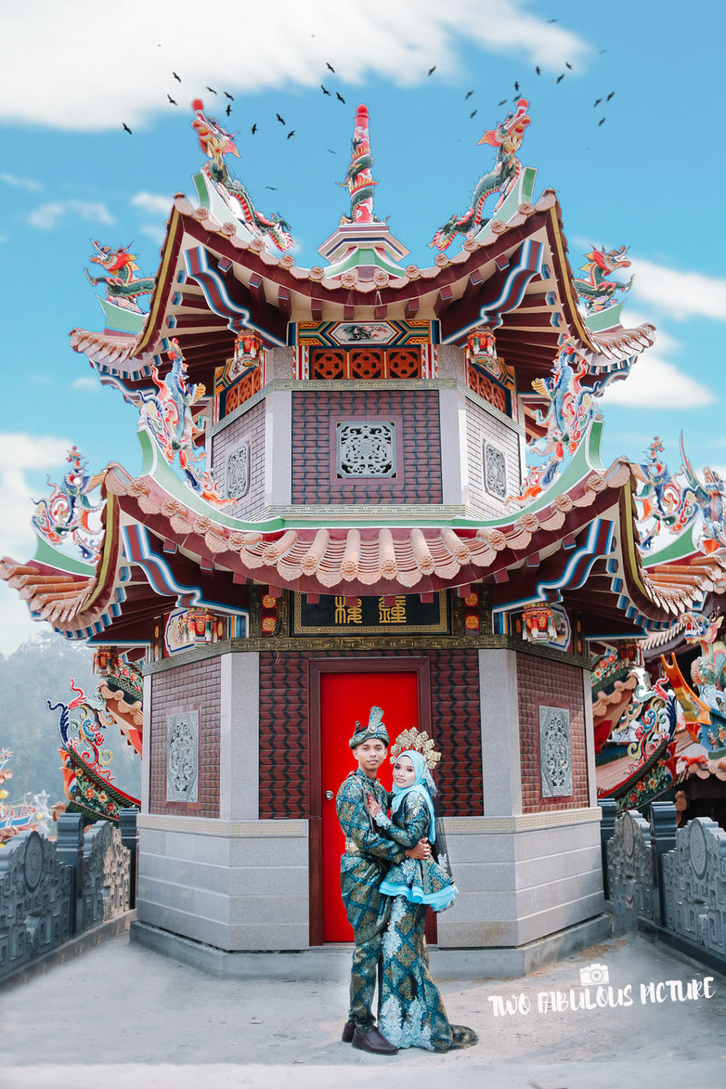 Couples Love This Majestic Temple For Wedding Photos, Shows Cultural ...
