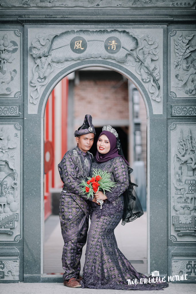 Couples Love This Majestic Temple For Wedding Photos, Shows Cultural ...