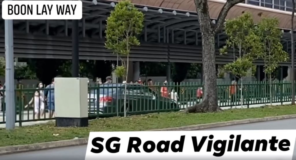 Boon Lay Kids Dash Across Road To See Mobile Column, Nearly Hit By Car