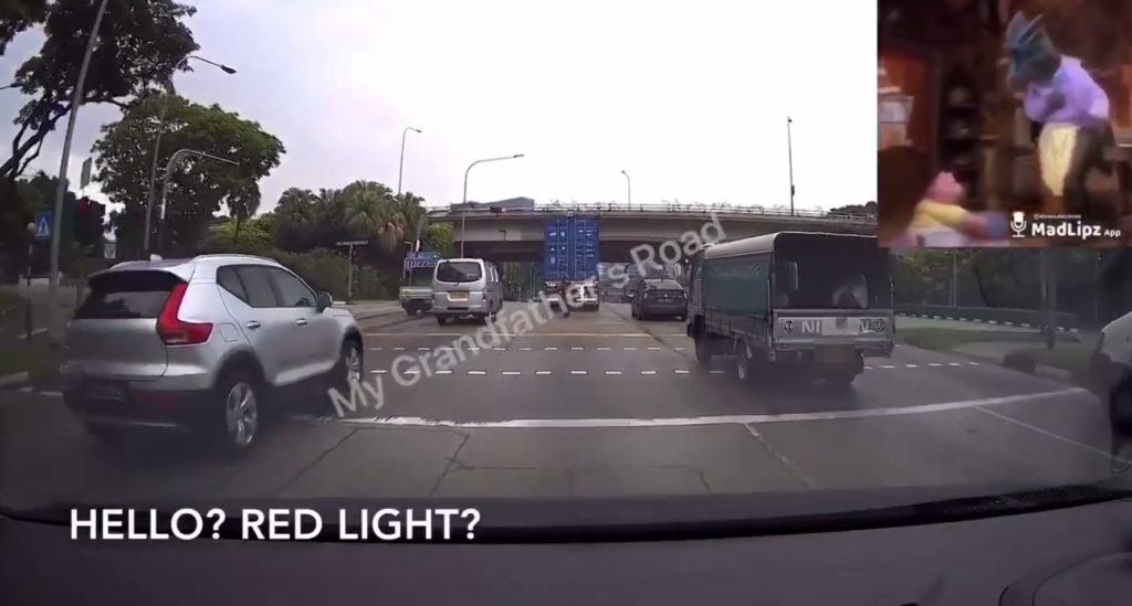 Trailer Beats Red Light & 18 Vehicles Follow Suit, Netizens Warn Of ...