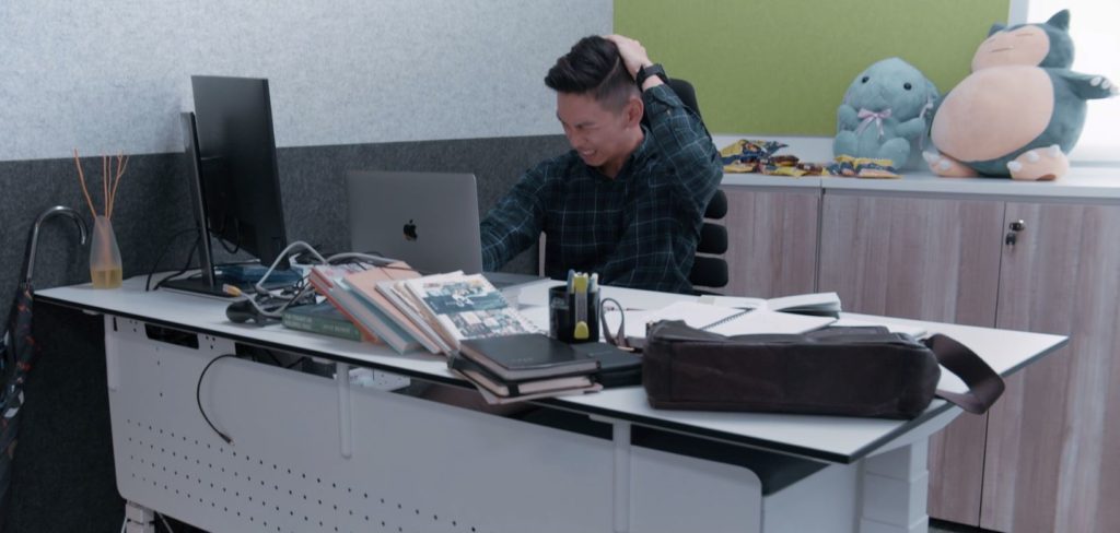 This Laptop Docking Hub Saves You From Tangled Cables In Office After ...