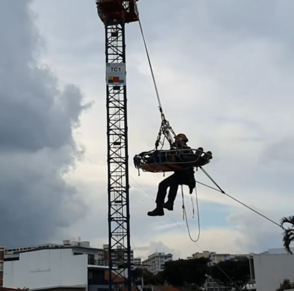 Worker In Bartley Injures Leg On Tower Crane, SCDF Rescues Him Using ...