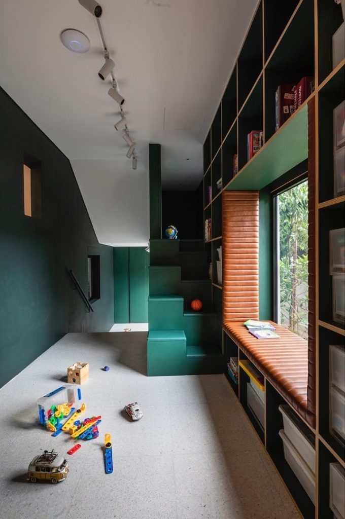 S'pore House With 80 Windows Still Has Lots Of Privacy, Seems Bigger ...