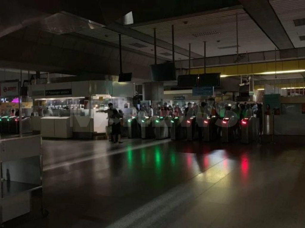 MRT Disruption Caused By Circuit Breaker That Didn't Work, Circle Line ...