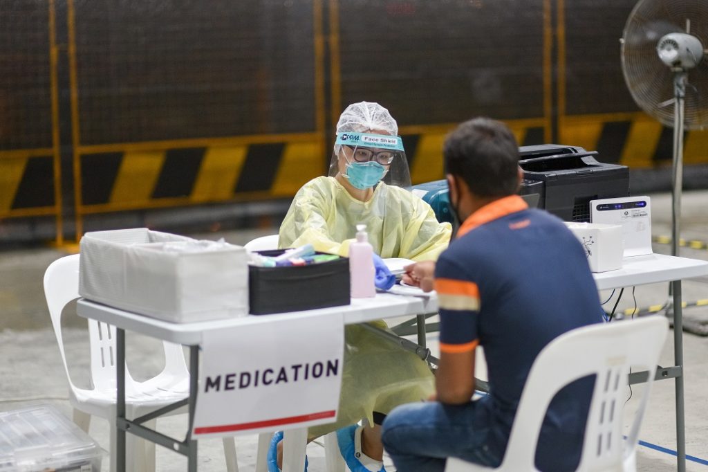 S’pore Opens Night Clinics For Migrant Workers, So They Can Get Timely ...