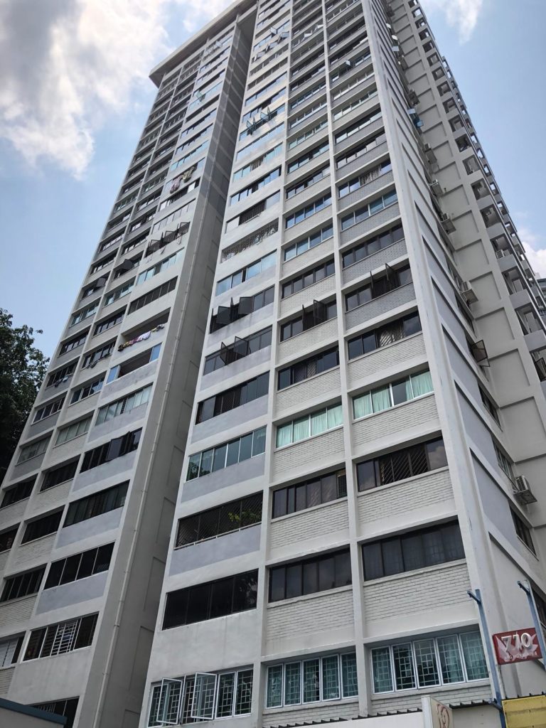 AMK HDB Block Spikes Collect Rubbish & Dirt, Resident Says No Action ...