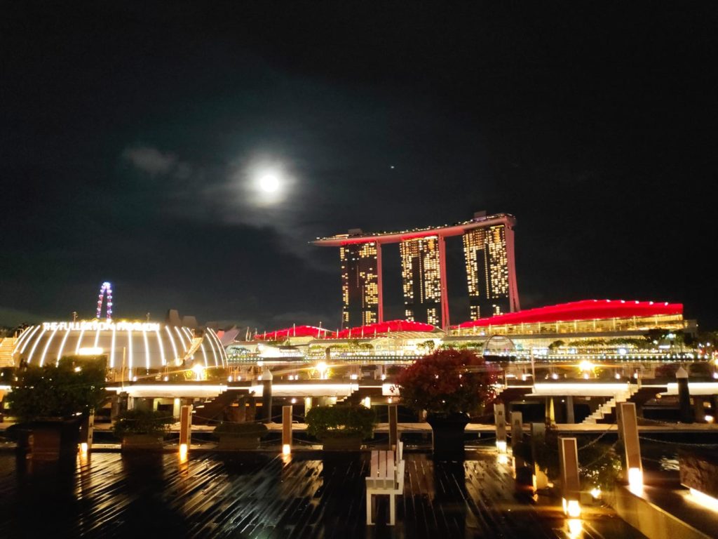 Blue Moon In S'pore Illuminated 31 Oct Sky, 'Twas A Lit Night For ...