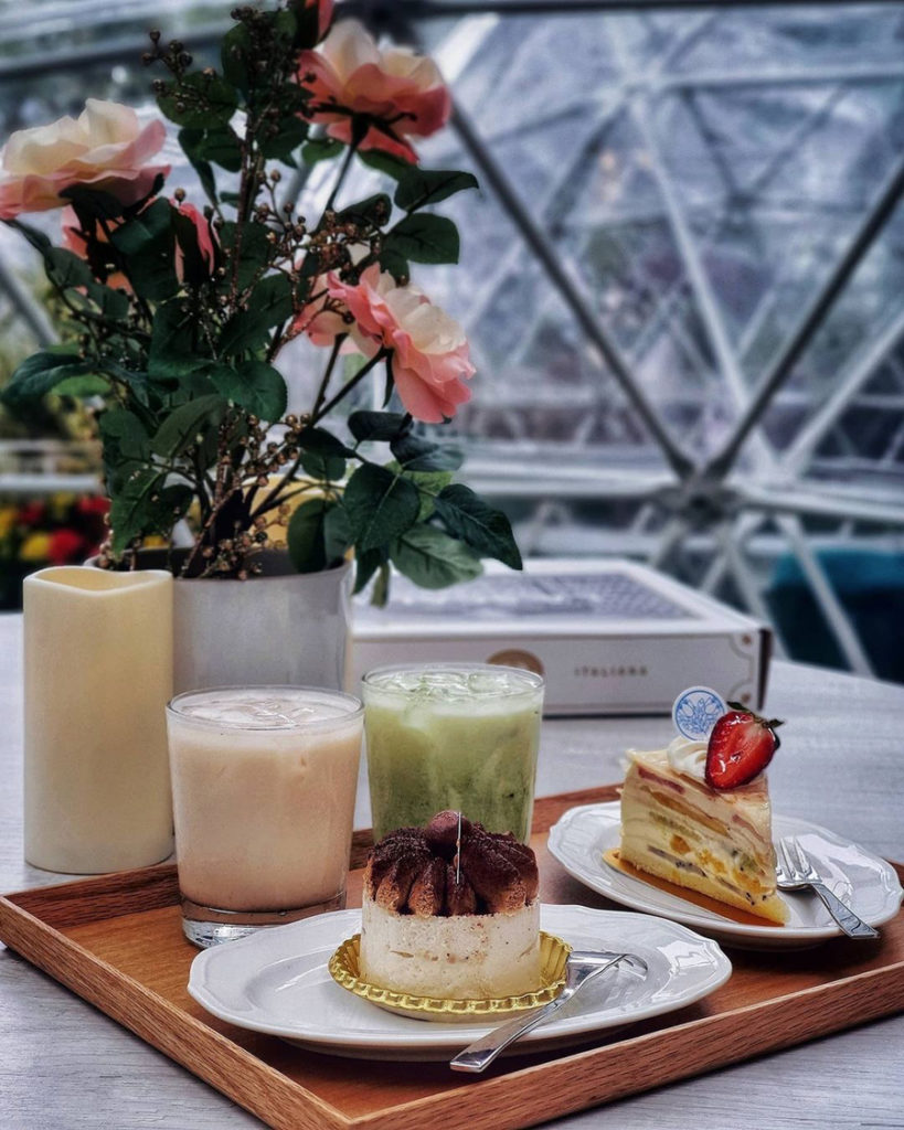 Capitol S'pore's Bubble Domes Are Air-Con Igloos For Dining On Comfy ...