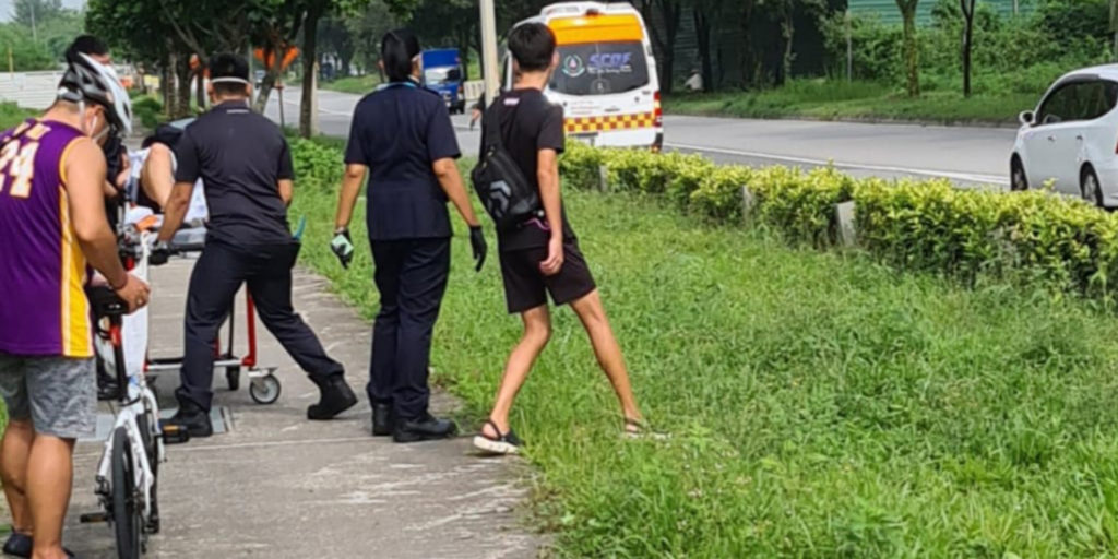 S’pore Cyclist Loses Consciousness Along Roadside, Drivers Passing By ...