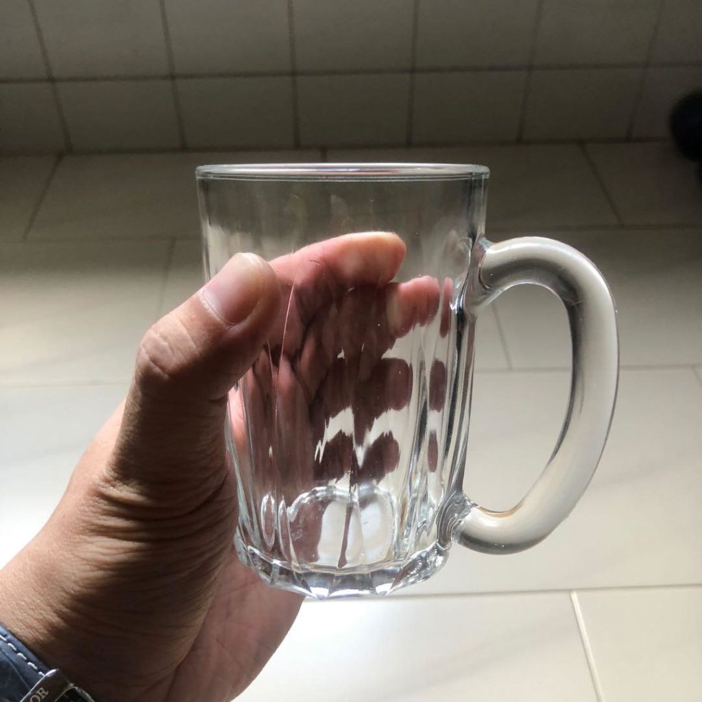 Glass Cup Shatters In Woman’s Hand At Eunos Food Court, Supervisor ...