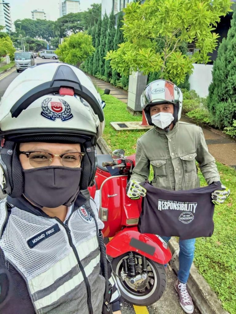 Traffic Police Reward Motorcyclists Who Wear Correct Safety Gear With ...