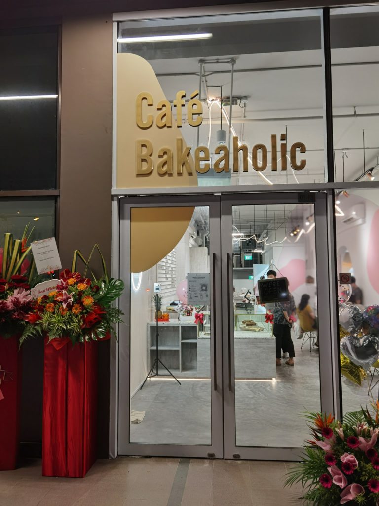 HK Actor Benz Hui & Ex-MP Lee Bee Wah Attend His Daughter’s Café ...