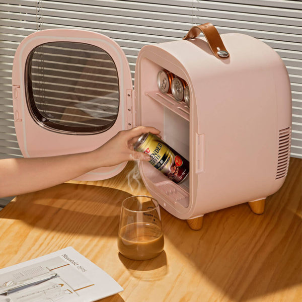 This Portable Mini Fridge Bag Keeps BBTs & Ice Cream Chilled For Marina ...