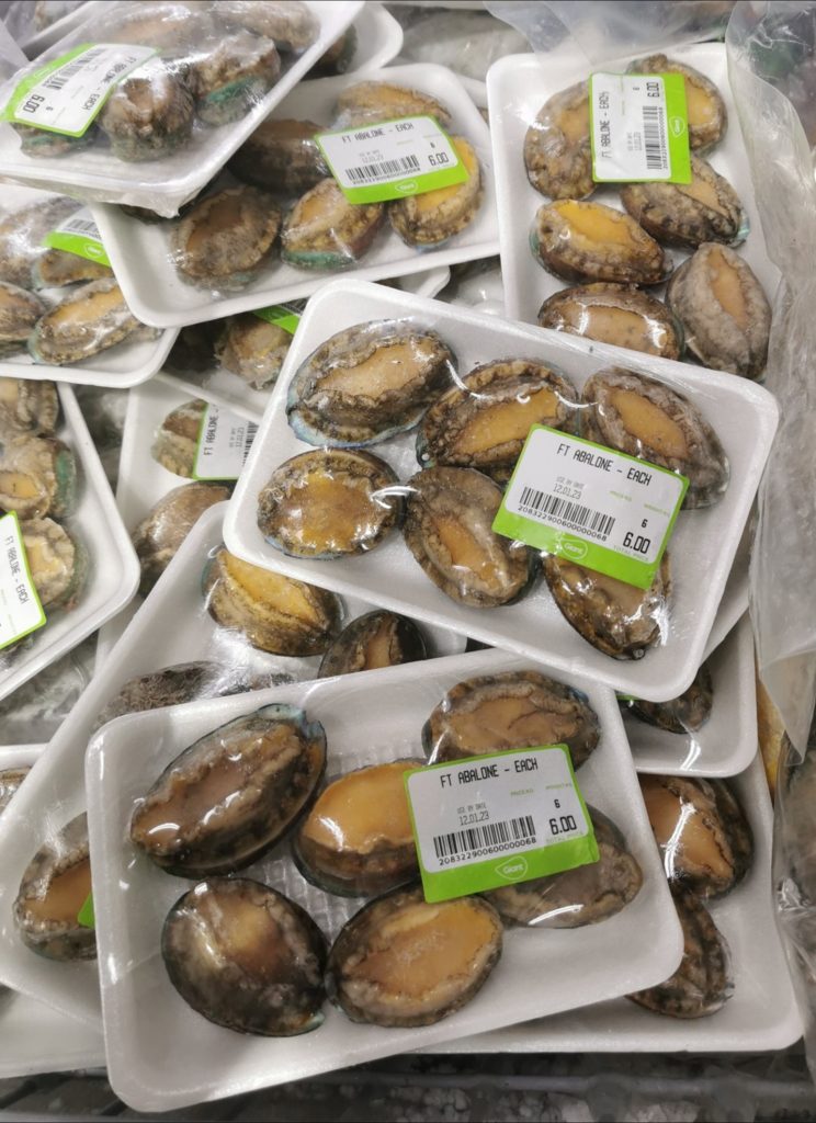 S’pore Man Buys 200 Abalones From Giant, Plans To Cook Luxury Instant ...
