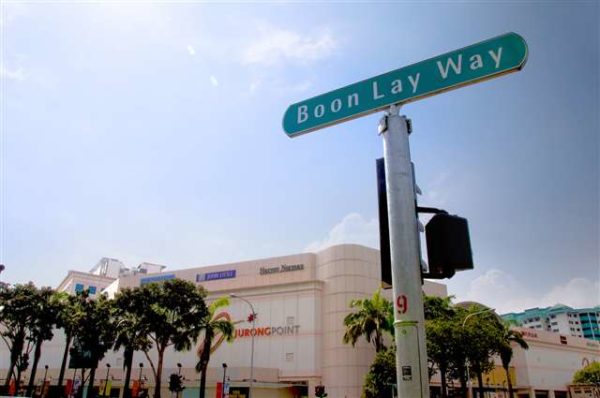 44 People Caught Singing & Drinking In Boon Lay Office On 1 Jan, Police ...