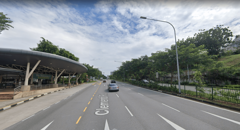 Car Breaks Down Outside Ngee Ann Poly, SPF Officers Stop To Help Driver ...