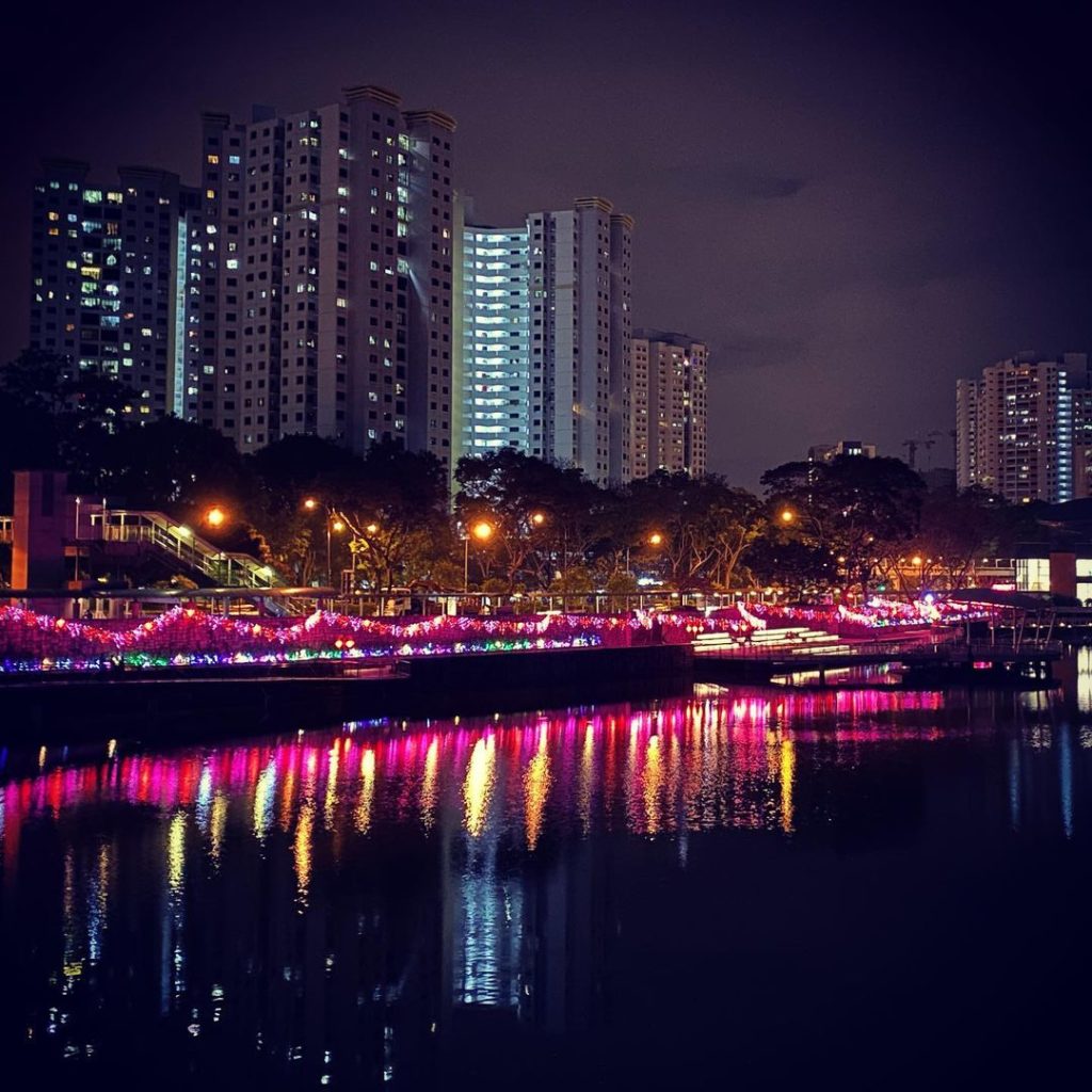 Bukit Panjang's Pang Sua Pond Is Aglow With CNY Lights For Romantic ...