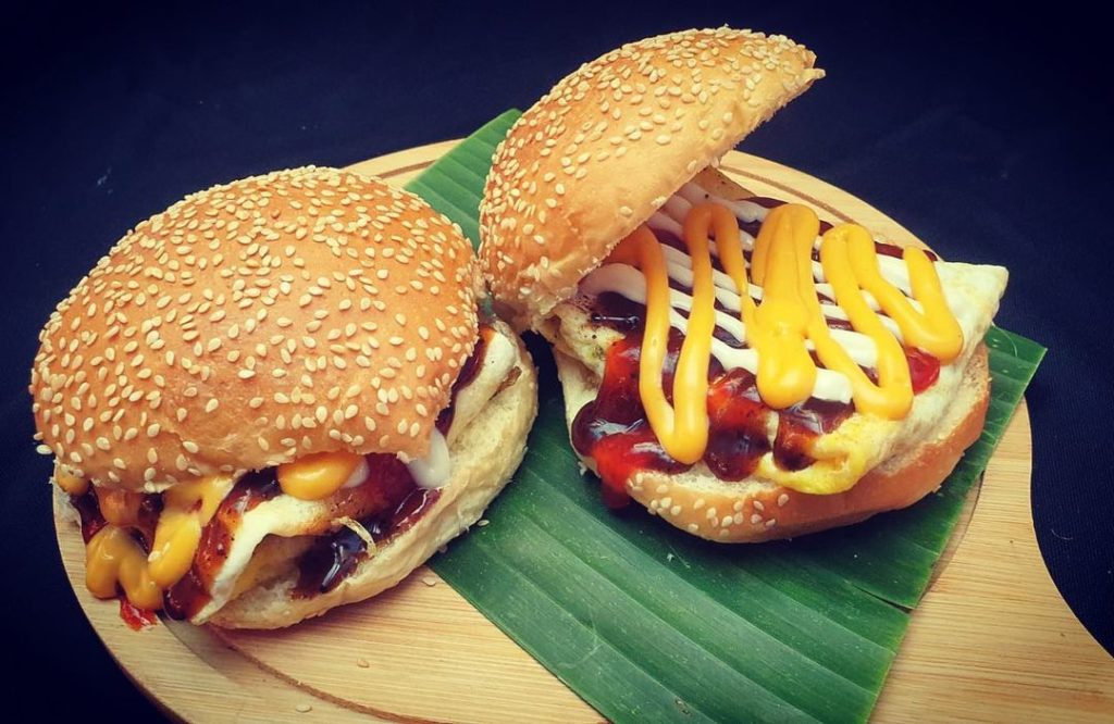Ramly Burger Stall Opens In Yishun & Bedok North, Get Your Pasar Malam ...