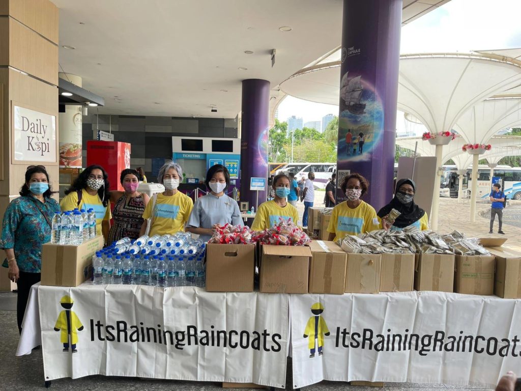 Migrant Workers Visit S’pore Flyer With Ticket Donations, Some Even ...
